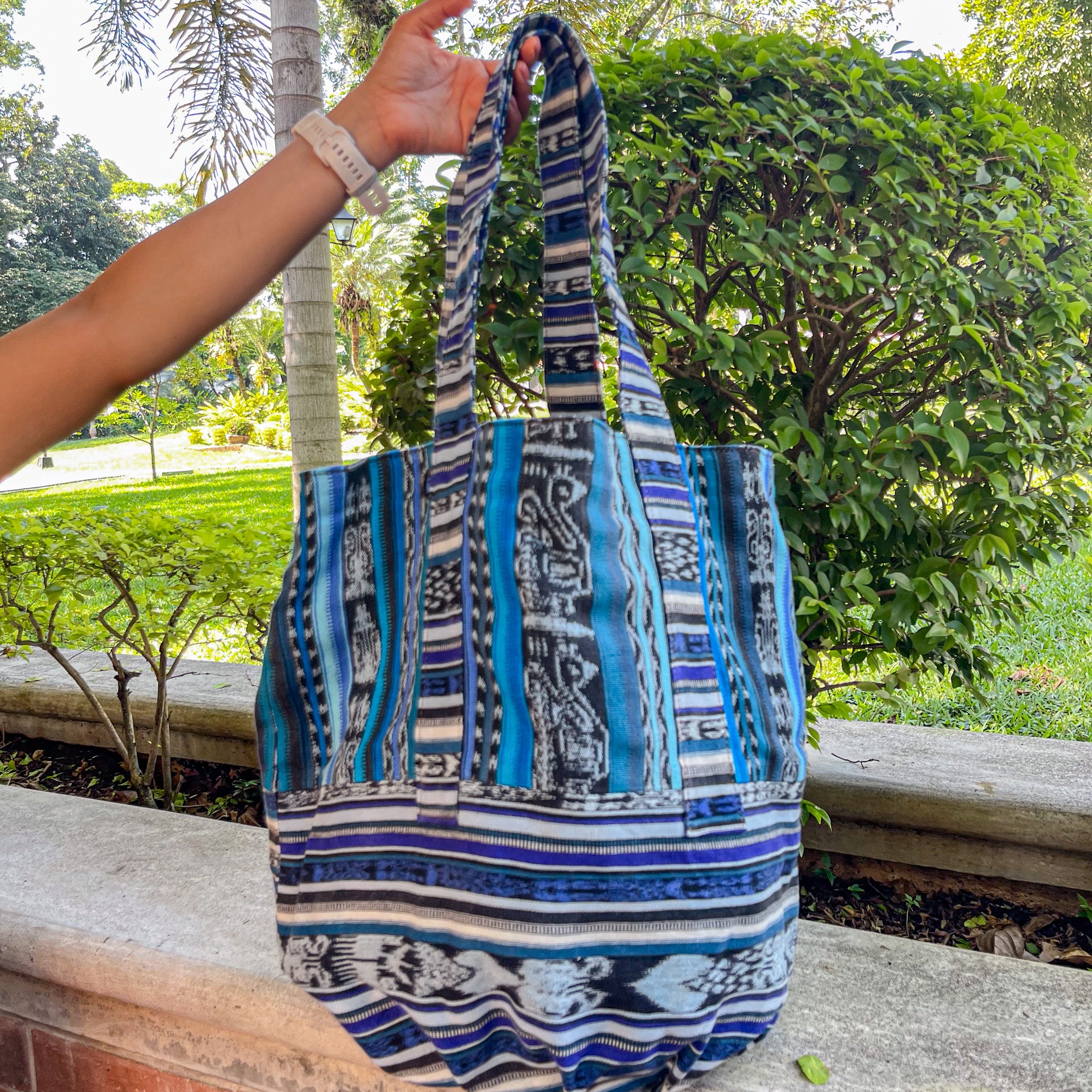ISLA TOTE - VINTAGE CORTE - NO. 18611 – Nena & Co.